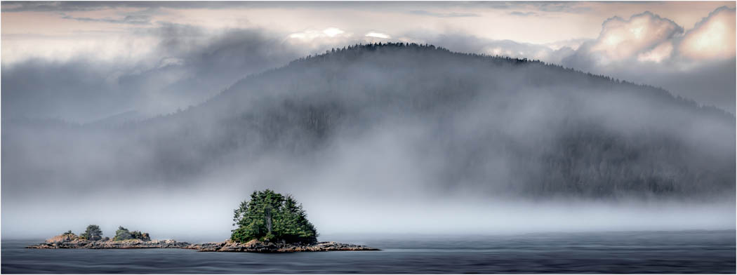 Robin_Stevens_Off the Coast of Alaska_Medal – Teaneck Camera Club